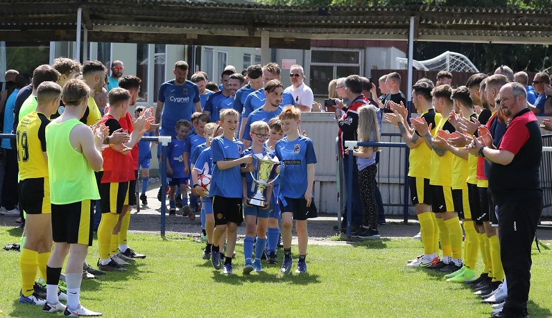 Champions Mold Alex round off season with a win over runners-up ...