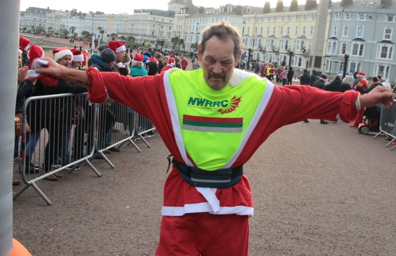 Santa Dash success on Llandudno promenade - Grassroots North Wales ...