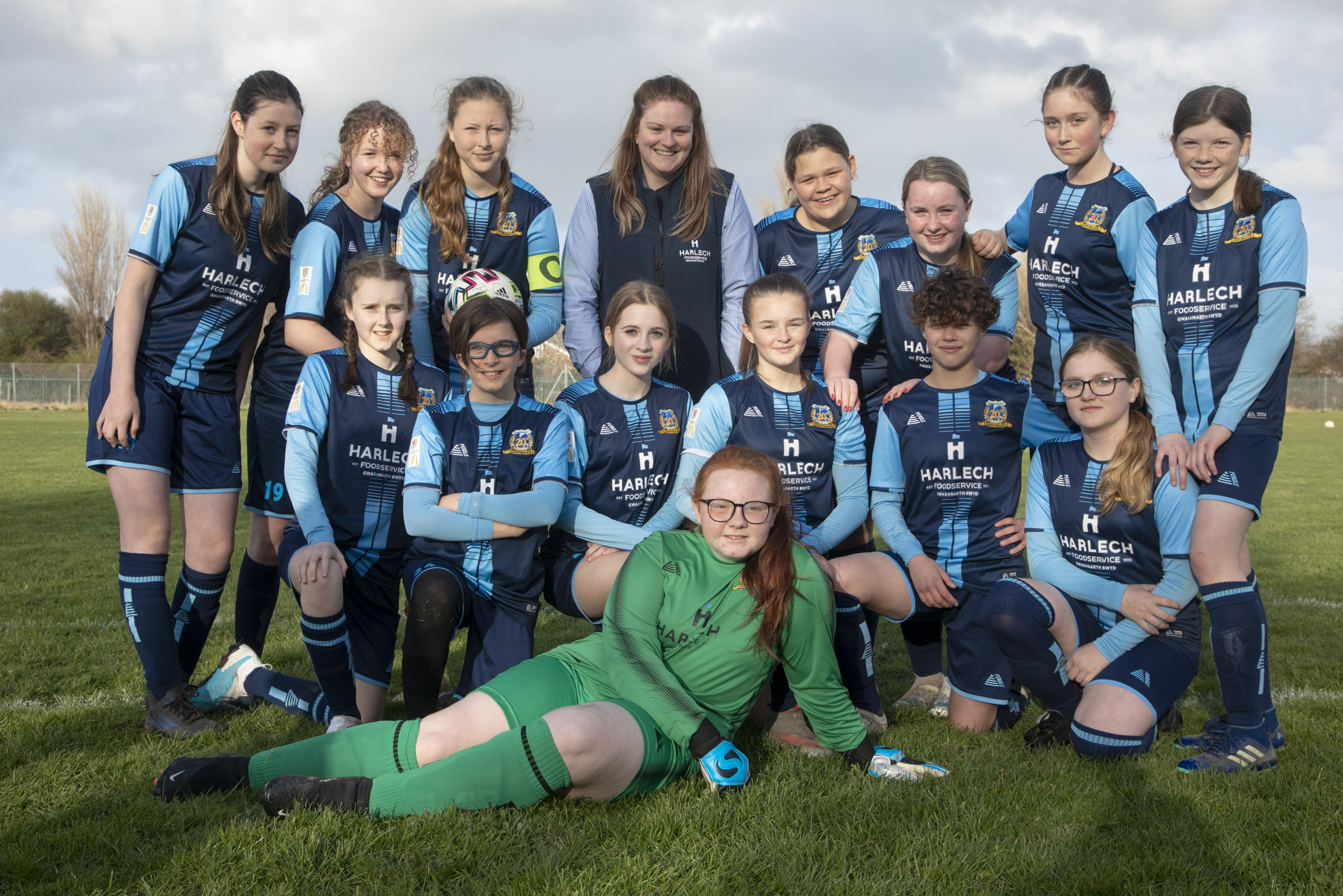 Kinmel Bay football girls look the part and playing with style ...