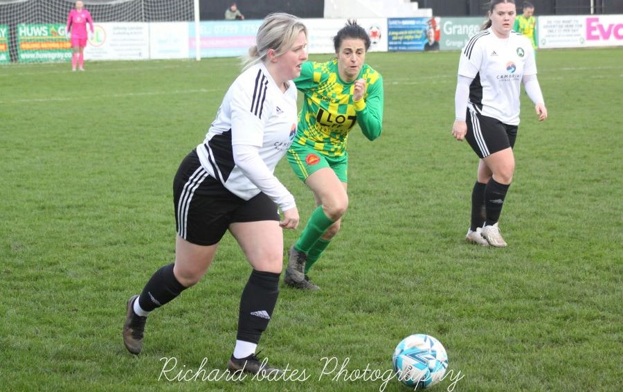 Happy birthday to midfielder Chelsea Evans of CPD Y Rhyl 1879 ...