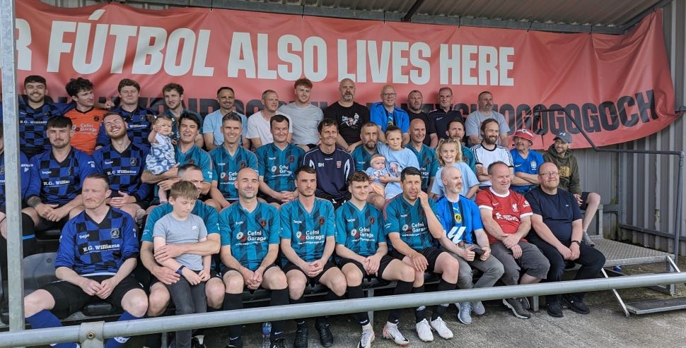 Gêm bêl-droed er cof am Alun Mummery - football game held in memory of ...