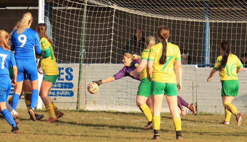 Llangefni make it 10 in a row despite wonder show from Caernarfon ...